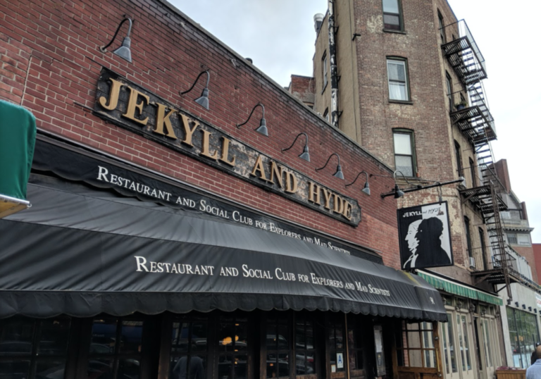 Visit the one and only haunted restaurant & bar at New York: The Jekyll ...